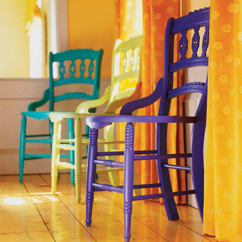 A Splash of Color: Decorate Your Cottage with Bright Colors