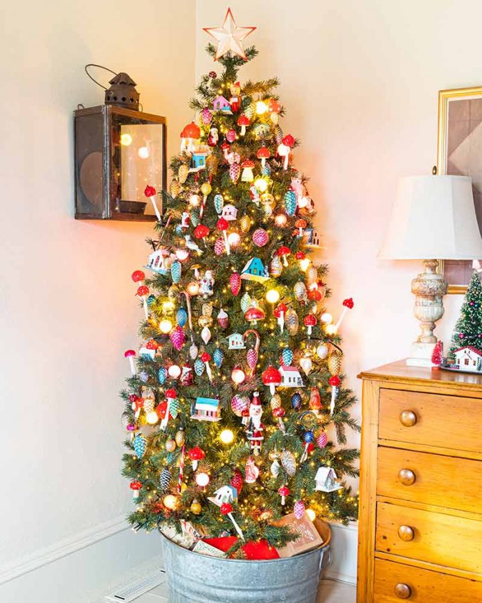 These 12 Festive Christmas Trees Celebrate the Season in Style ...