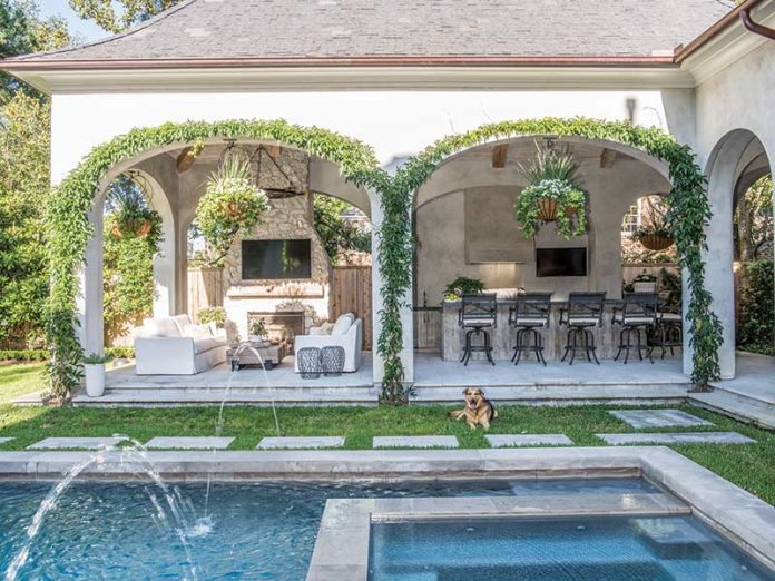 Optimize Summer Skies with Ideas from These Poolside Spaces - Cottage ...