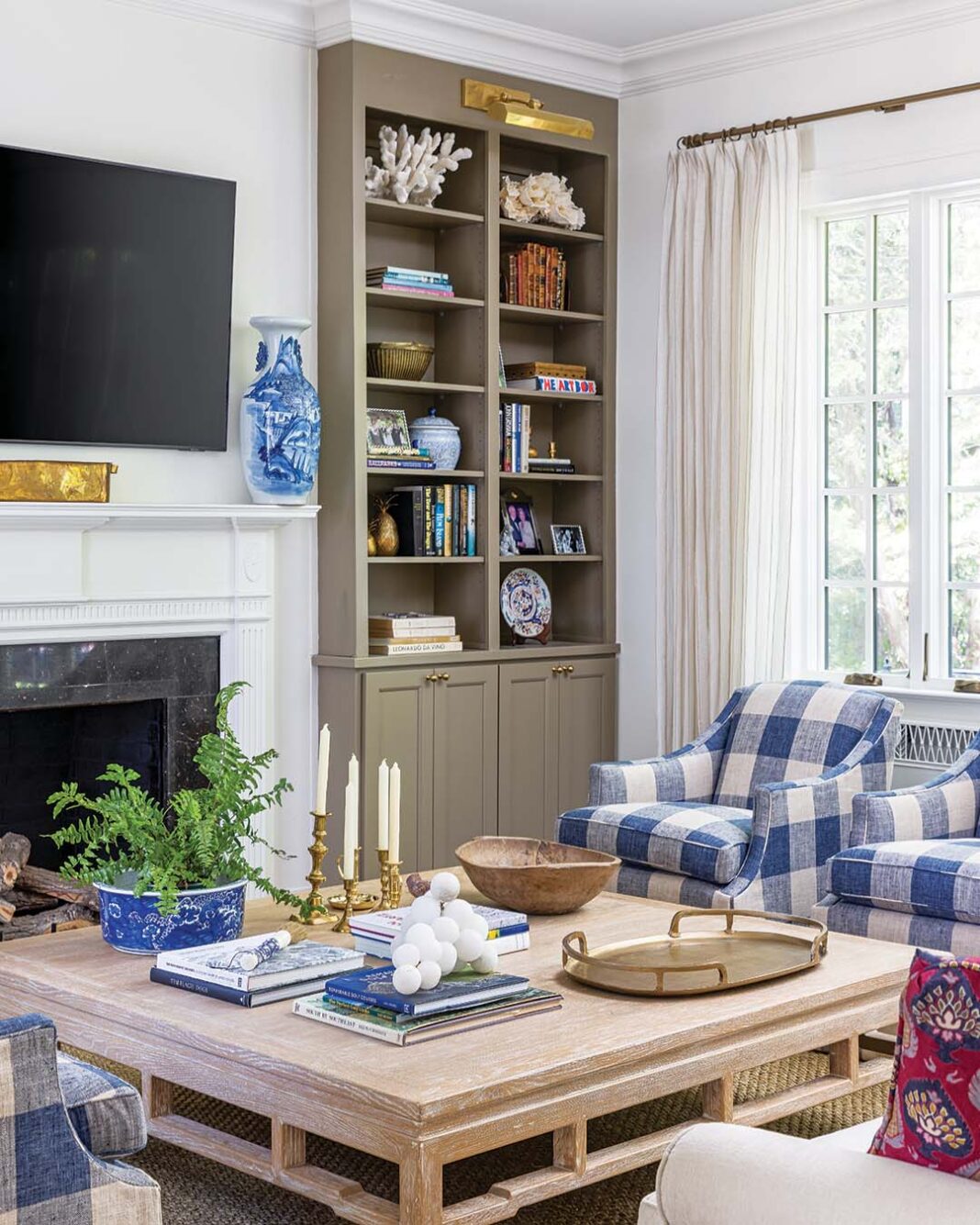 This 1920s English Tudor-Style Abode Layers Traditional Touches with ...
